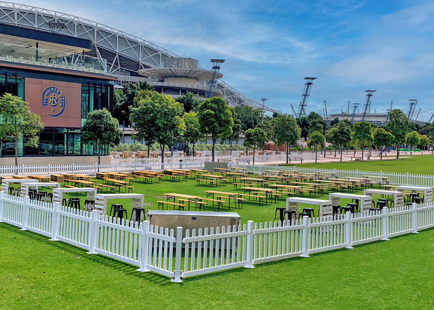 Mod-Picket Fence: The Event Fence of Choice for Weddings, Festivals, a ...
